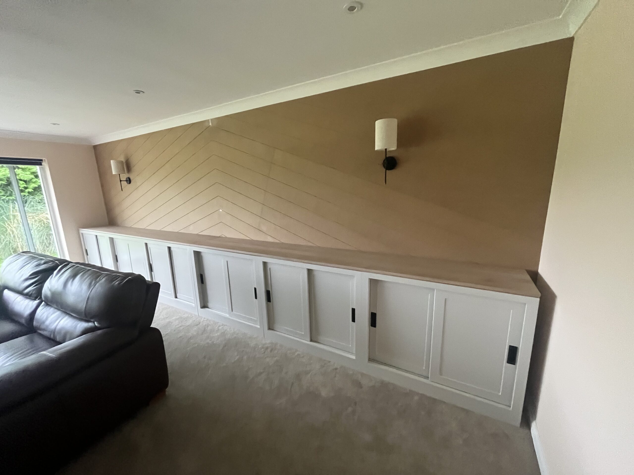 A Seamless Wall-to-Wall Installation: Bespoke Storage with Style - Con ...